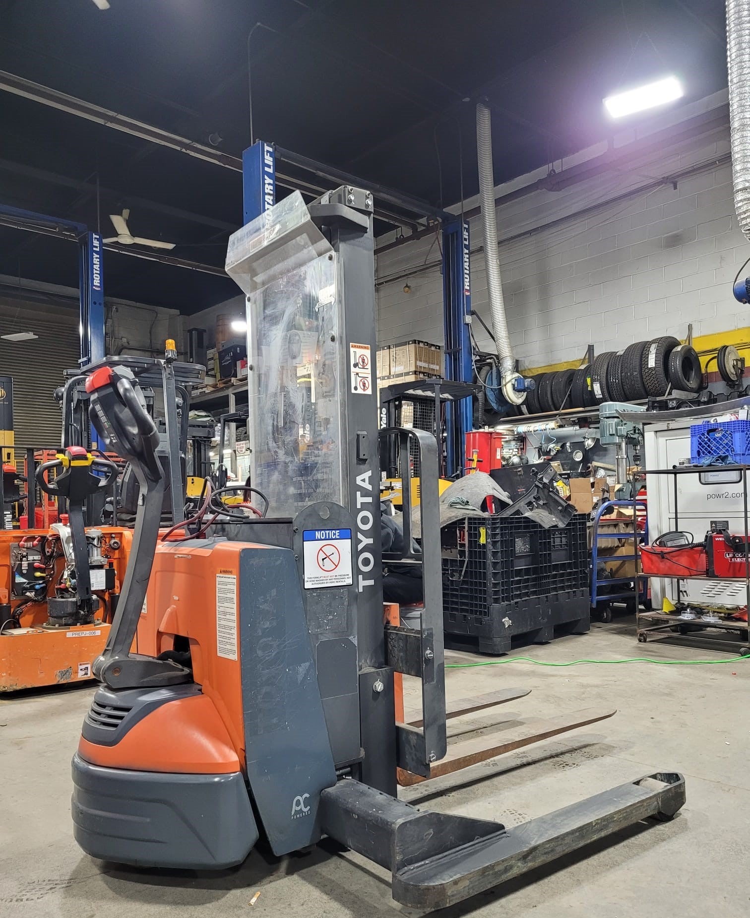 Toyota 8BWS13 Walkie Stacker – Good Eye Equipment