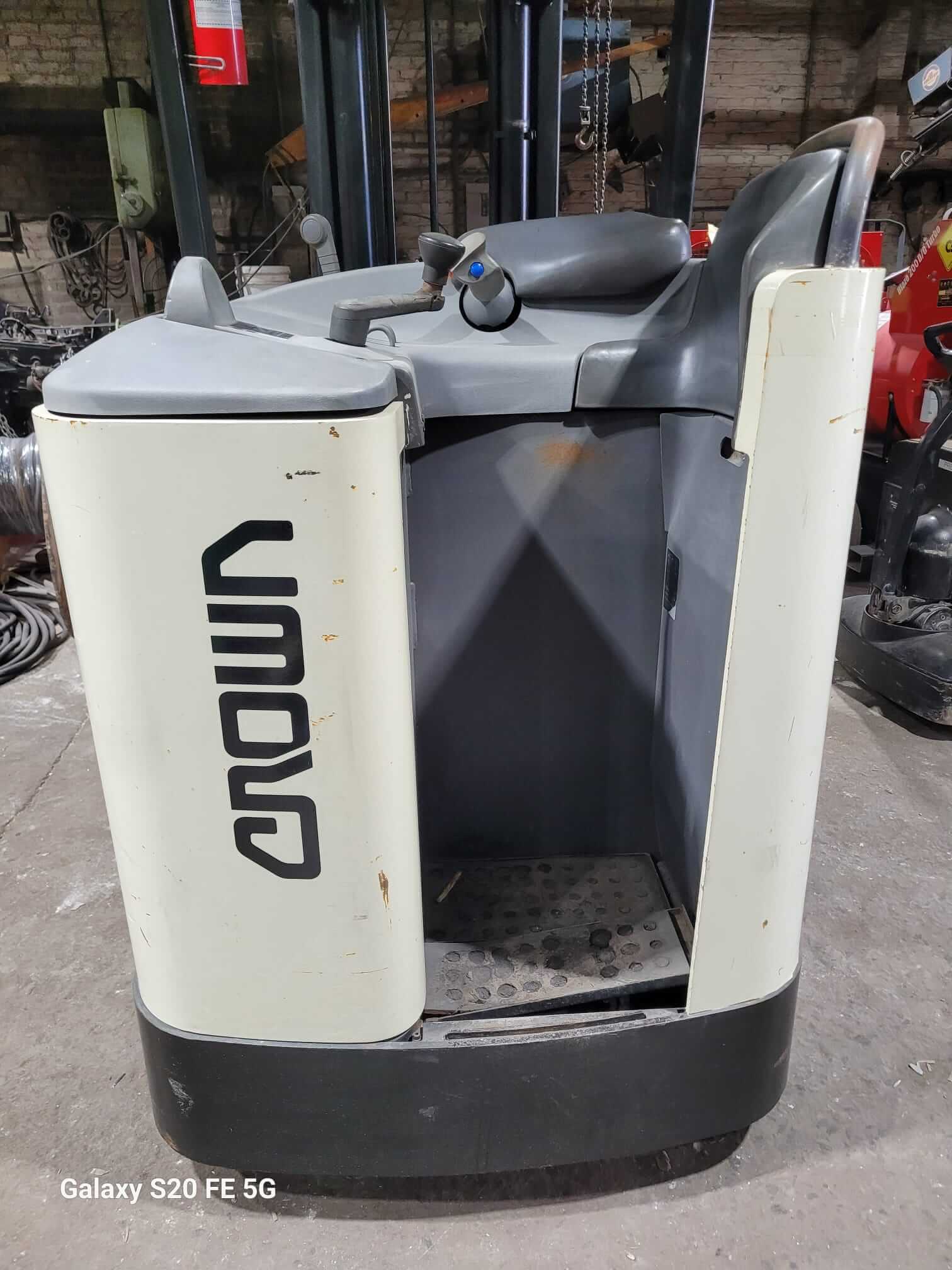 Crown RC3020-30 Stand Up Electric Forklift – Good Eye Equipment