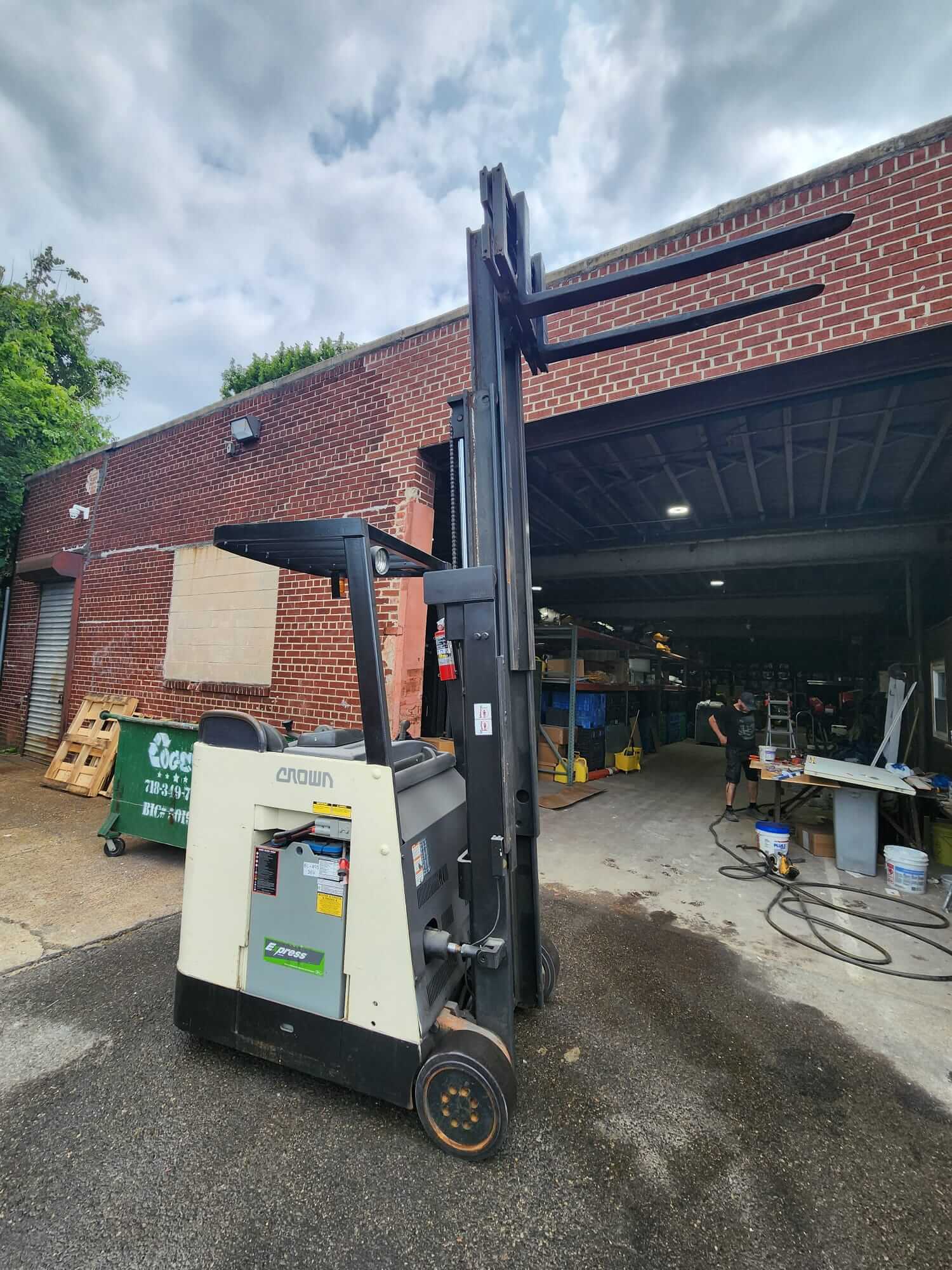 Crown RC3020-30 Stand Up Electric Forklift – Good Eye Equipment