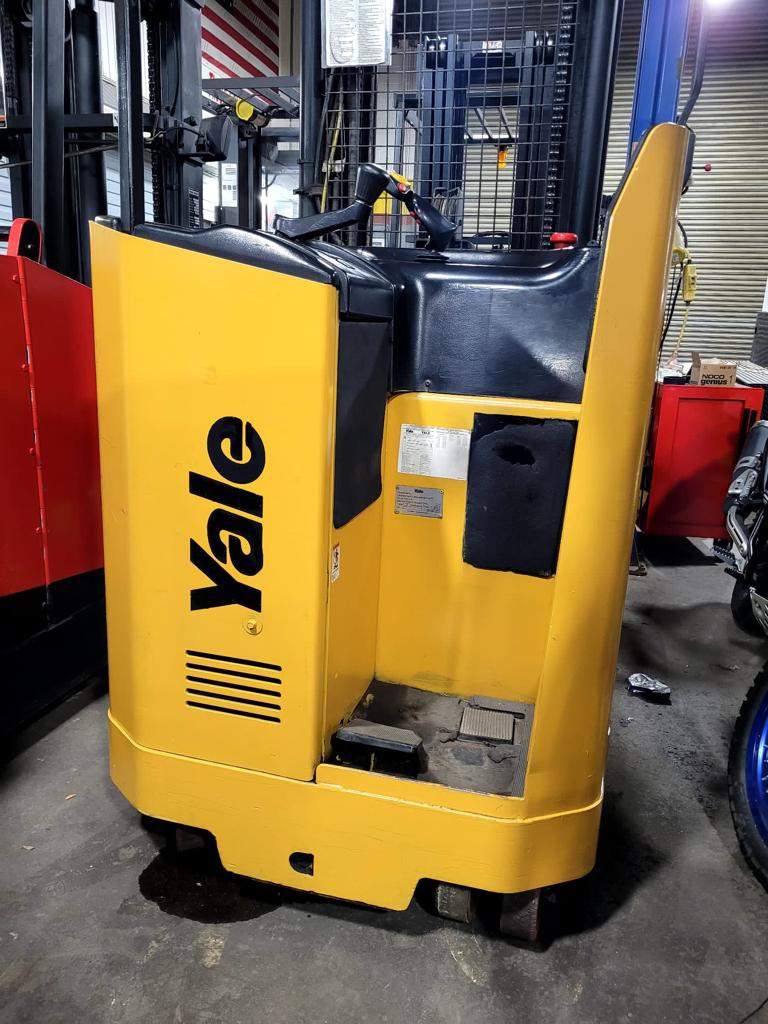 Yale 162G Electric Order Picker Forklift – Good Eye Equipment